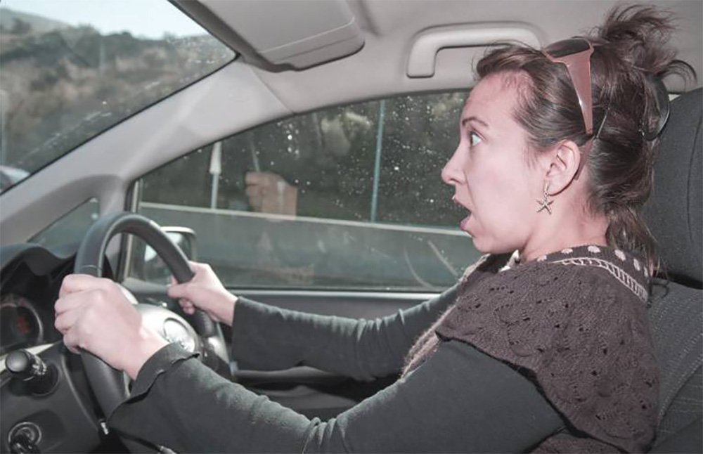 7 Things Not To Do As A Female Driver - LadyAutoBlog